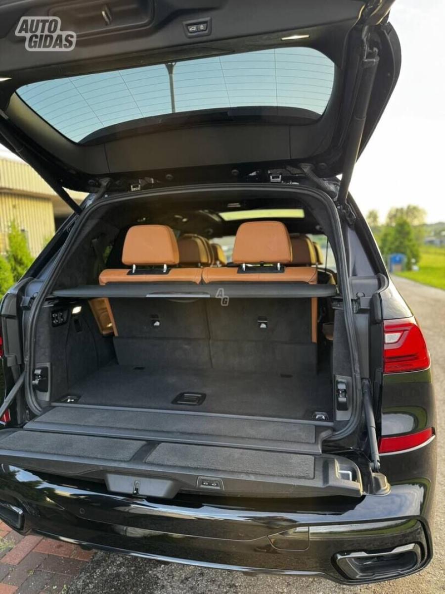Black BMW X7 2020 in Vilnius, with an engine capacity of 4.40 L and mileage of 62 thousand km for 50000 €, photo 14 on AUTOMOTO.COM.LV