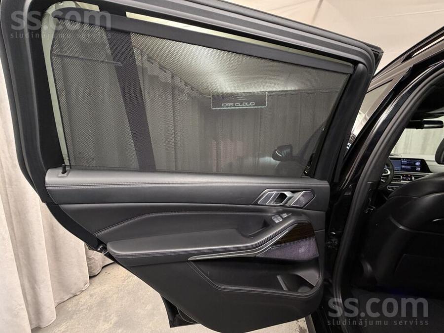 Melns BMW X7 2020 Rīga, ar dzinēja tilpumu 3.00 L un nobraukumu 129 tūkst. km par 54990 €, foto 24 vietnē AUTOMOTO.COM.LV