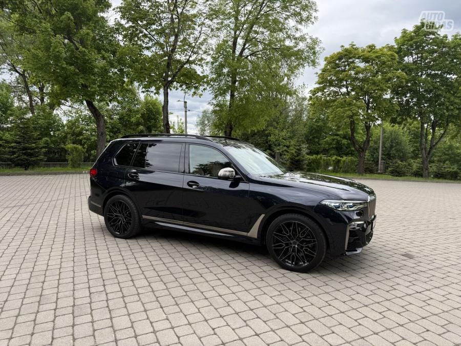 Black BMW X7 2020 in Vilnius, with an engine capacity of 4.40 L and mileage of 159 thousand km for 50000 €, photo 5 on AUTOMOTO.COM.LV