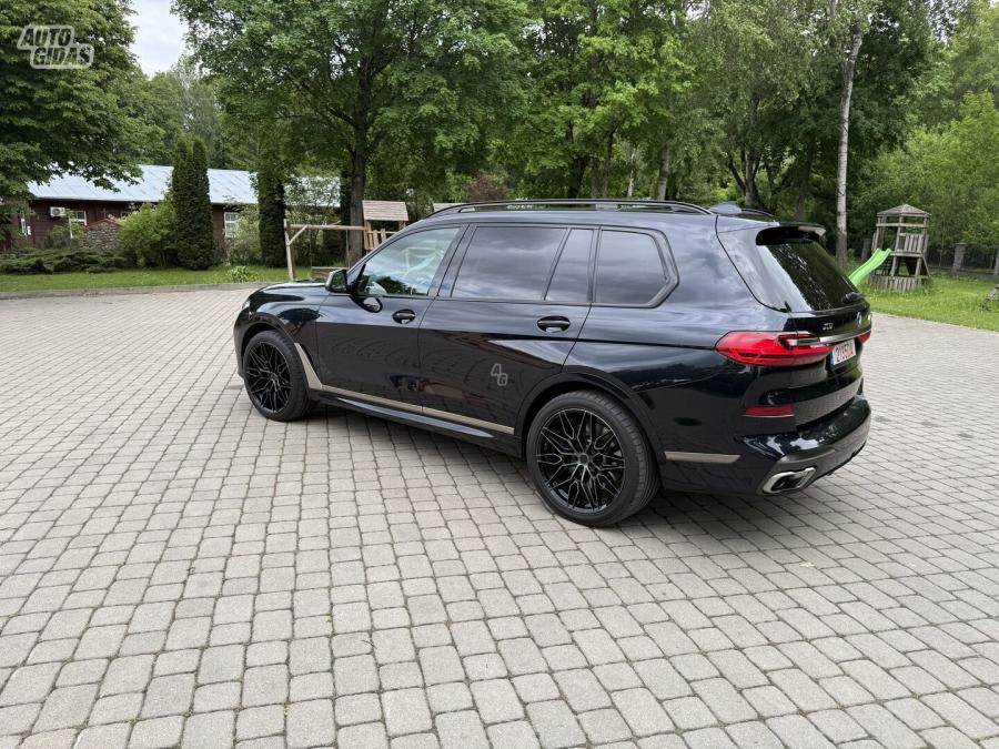 Black BMW X7 2020 in Vilnius, with an engine capacity of 4.40 L and mileage of 159 thousand km for 50000 €, photo 6 on AUTOMOTO.COM.LV