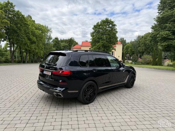 Black BMW X7 2020 in Vilnius, with an engine capacity of 4.40 L and mileage of 159 thousand km for 50000 €, photo 6 on AUTOMOTO.COM.LV