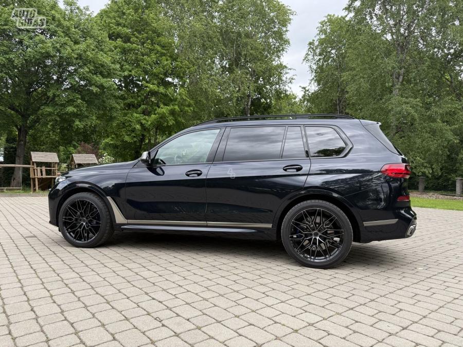 Black BMW X7 2020 in Vilnius, with an engine capacity of 4.40 L and mileage of 159 thousand km for 50000 €, photo 11 on AUTOMOTO.COM.LV