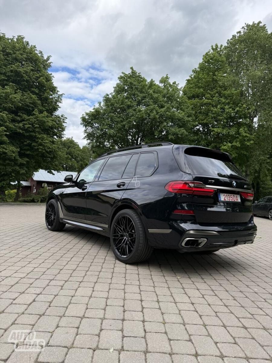 Black BMW X7 2020 in Vilnius, with an engine capacity of 4.40 L and mileage of 159 thousand km for 50000 €, photo 13 on AUTOMOTO.COM.LV