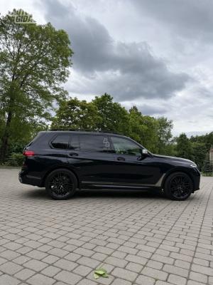Black BMW X7 2020 in Vilnius, with an engine capacity of 4.40 L and mileage of 159 thousand km for 50000 €, photo 15 on AUTOMOTO.COM.LV