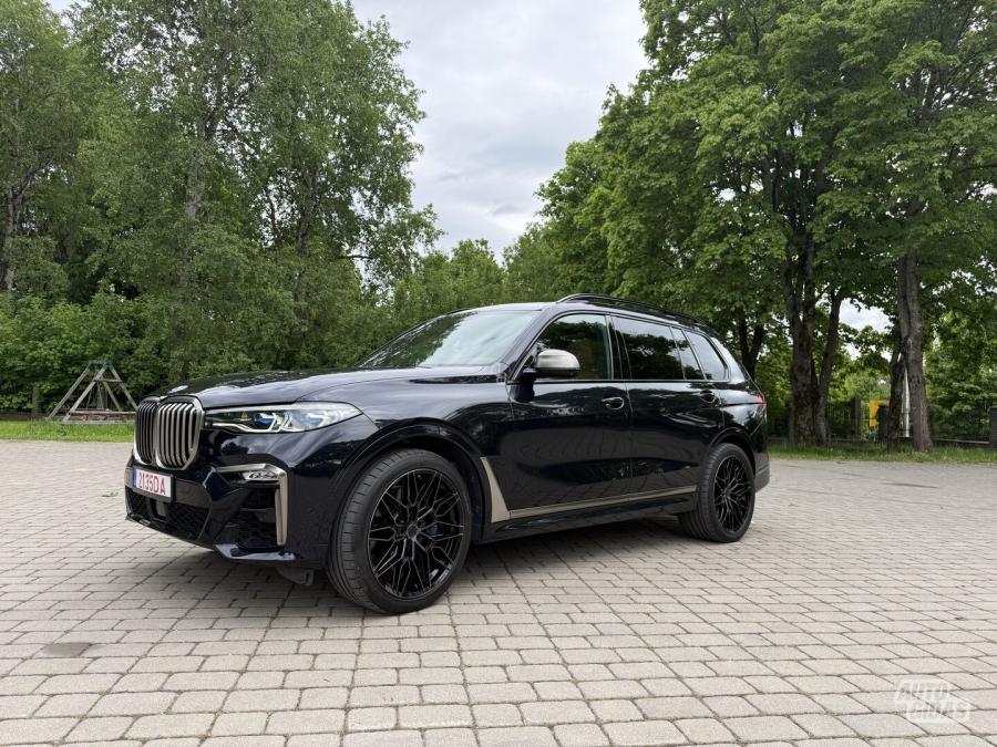 Black BMW X7 2020 in Vilnius, with an engine capacity of 4.40 L and mileage of 159 thousand km for 50000 €, photo 18 on AUTOMOTO.COM.LV