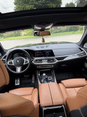 Black BMW X7 2020 in Vilnius, with an engine capacity of 4.40 L and mileage of 159 thousand km for 50000 €, photo 23 on AUTOMOTO.COM.LV