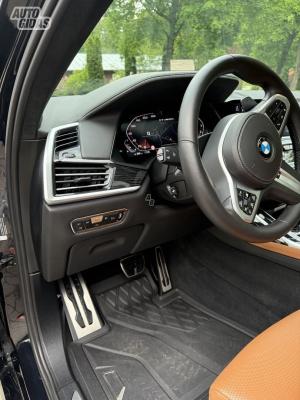 Black BMW X7 2020 in Vilnius, with an engine capacity of 4.40 L and mileage of 159 thousand km for 50000 €, photo 27 on AUTOMOTO.COM.LV