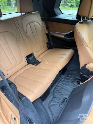 Black BMW X7 2020 in Vilnius, with an engine capacity of 4.40 L and mileage of 159 thousand km for 50000 €, photo 31 on AUTOMOTO.COM.LV
