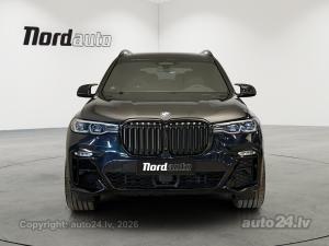 Black BMW X7 2020 in Tallinn, with an engine capacity of 3.00 L and mileage of 136 thousand km for 59900 €, photo 4 on AUTOMOTO.COM.LV