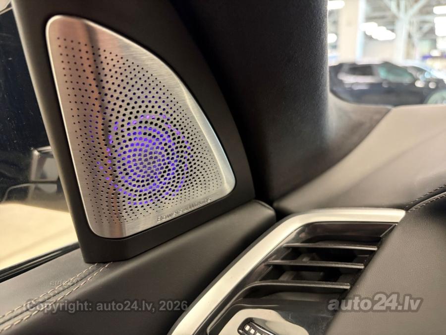 Black BMW X7 2020 in Tallinn, with an engine capacity of 3.00 L and mileage of 136 thousand km for 59900 €, photo 16 on AUTOMOTO.COM.LV