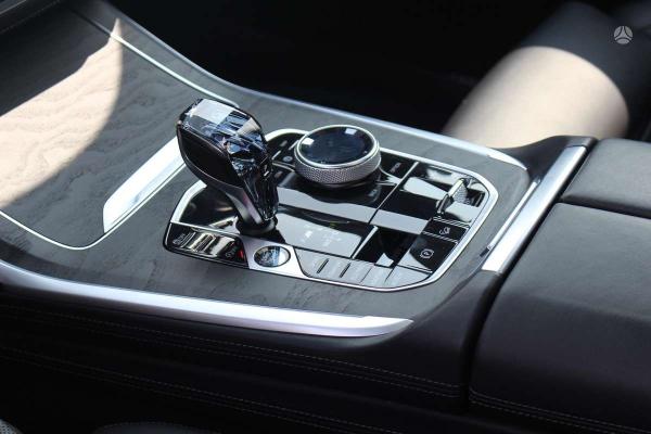 Melns BMW X7 2020 Viļņa, ar dzinēja tilpumu 4.40 L un nobraukumu 79 tūkst. km par 57000 €, foto 10 vietnē AUTOMOTO.COM.LV