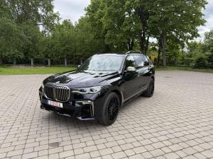 Black BMW X7 2020 in Vilnius, with an engine capacity of 4.40 L and mileage of 159 thousand km for 49999 €, photo 3 on AUTOMOTO.COM.LV