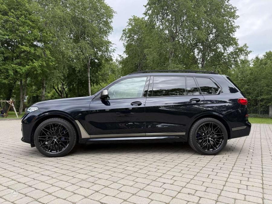 Black BMW X7 2020 in Vilnius, with an engine capacity of 4.40 L and mileage of 159 thousand km for 49999 €, photo 12 on AUTOMOTO.COM.LV