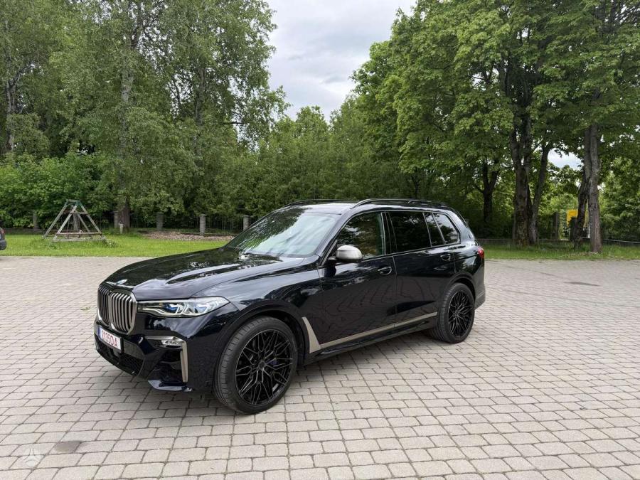 Black BMW X7 2020 in Vilnius, with an engine capacity of 4.40 L and mileage of 159 thousand km for 49999 €, photo 14 on AUTOMOTO.COM.LV