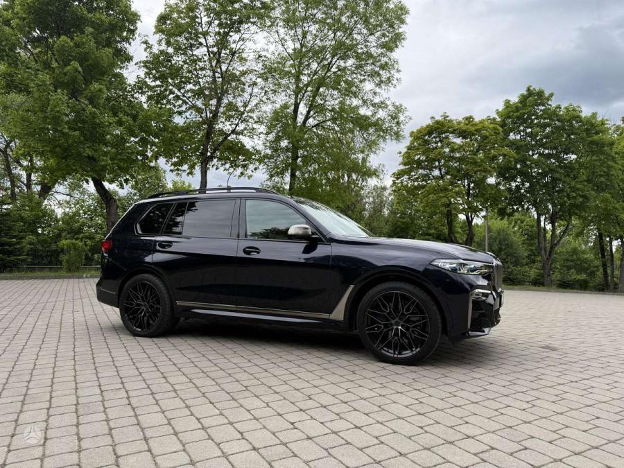 Black BMW X7 2020 in Vilnius, with an engine capacity of 4.40 L and mileage of 159 thousand km for 49999 €, photo 7 on AUTOMOTO.COM.LV