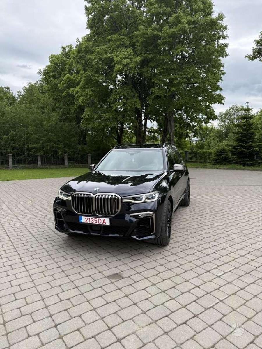 Black BMW X7 2020 in Vilnius, with an engine capacity of 4.40 L and mileage of 159 thousand km for 49999 €, photo 16 on AUTOMOTO.COM.LV