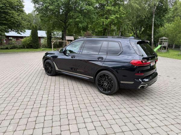 Melns BMW X7 2020 Viļņa, ar dzinēja tilpumu 4.40 L un nobraukumu 159 tūkst. km par 49999 €, foto 10 vietnē AUTOMOTO.COM.LV