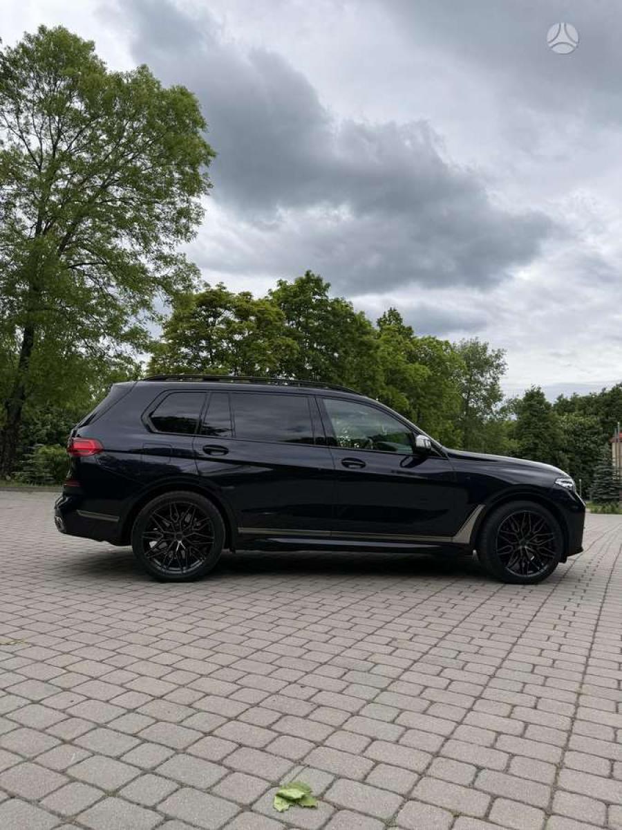 Black BMW X7 2020 in Vilnius, with an engine capacity of 4.40 L and mileage of 159 thousand km for 49999 €, photo 20 on AUTOMOTO.COM.LV