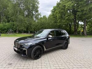 Black BMW X7 2020 in Vilnius, with an engine capacity of 4.40 L and mileage of 159 thousand km for 49999 €, photo 15 on AUTOMOTO.COM.LV