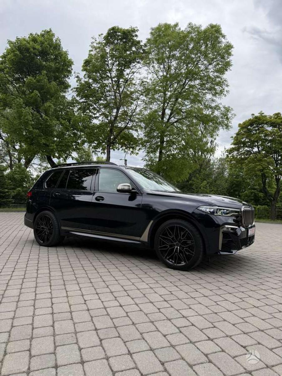 Black BMW X7 2020 in Vilnius, with an engine capacity of 4.40 L and mileage of 159 thousand km for 49999 €, photo 19 on AUTOMOTO.COM.LV