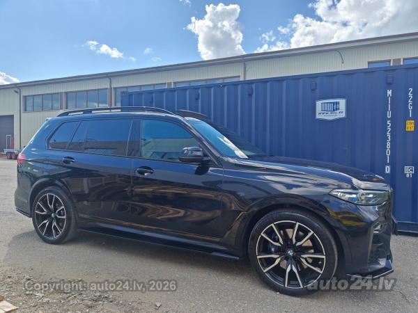 Melns BMW X7 2020 Tallina, ar dzinēja tilpumu 3.00 L un nobraukumu 130 tūkst. km par 52000 €, foto 1 vietnē AUTOMOTO.COM.LV