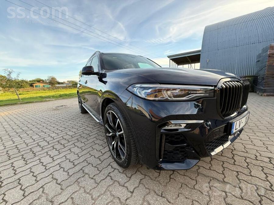 Melns BMW X7 2020 Valmiera, ar dzinēja tilpumu 3.00 L un nobraukumu 156 tūkst. km par 55000 €, foto 1 vietnē AUTOMOTO.COM.LV