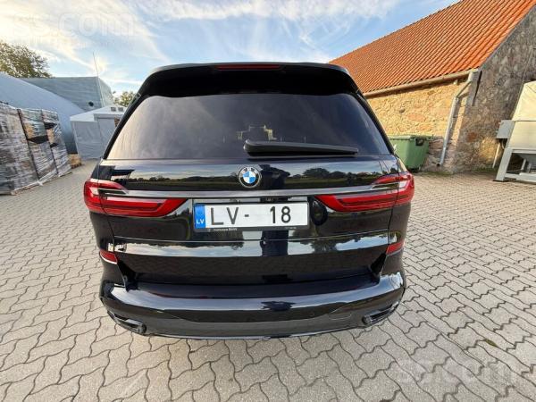 БМВ X7 2020 в Валмиера на AUTOMOTO.COM.LV Черный БМВ X7 2020 в Валмиера, объемом двигателя 3.00 л и пробегом 156 тыс. км за 55000 €, фото 6 на AUTOMOTO.COM.LV