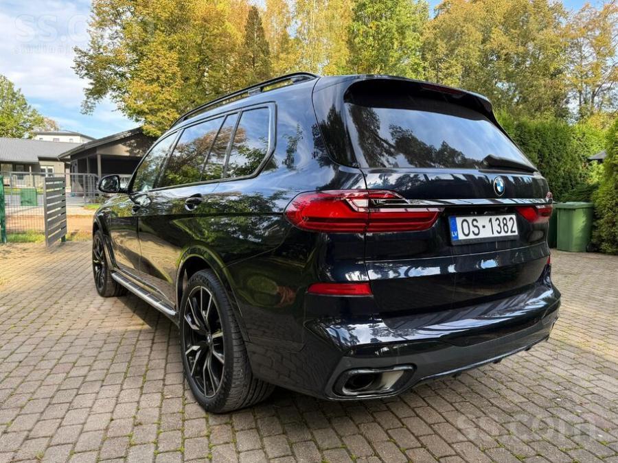 Black BMW X7 2020 in Valmiera, with an engine capacity of 3.00 L and mileage of 156 thousand km for 52000 €, photo 7 on AUTOMOTO.COM.LV