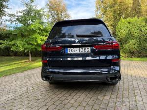 Black BMW X7 2020 in Valmiera, with an engine capacity of 3.00 L and mileage of 156 thousand km for 52000 €, photo 8 on AUTOMOTO.COM.LV