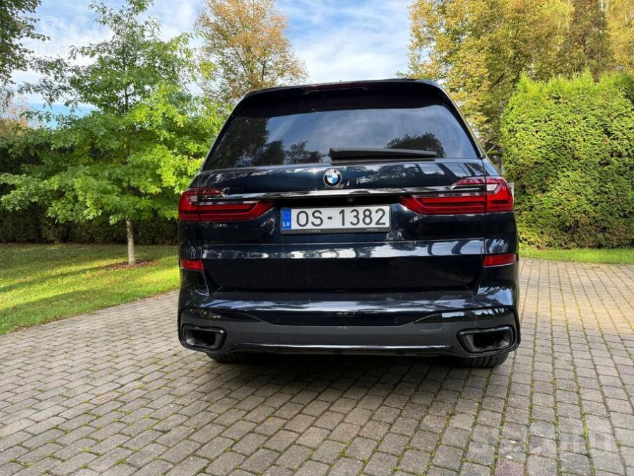 Black BMW X7 2020 in Valmiera, with an engine capacity of 3.00 L and mileage of 156 thousand km for 52000 €, photo 8 on AUTOMOTO.COM.LV