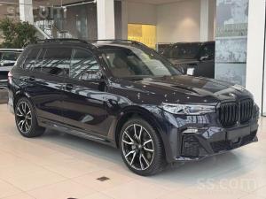Black BMW X7 2021 in Tukums, with an engine capacity of 3.00 L and mileage of 0 thousand km for 61990 €, photo 1 on AUTOMOTO.COM.LV