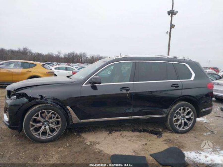 Black BMW X7 2021 in Klaipeda, with an engine capacity of 3.00 L and mileage of 75 thousand km for 19000 €, photo 14 on AUTOMOTO.COM.LV