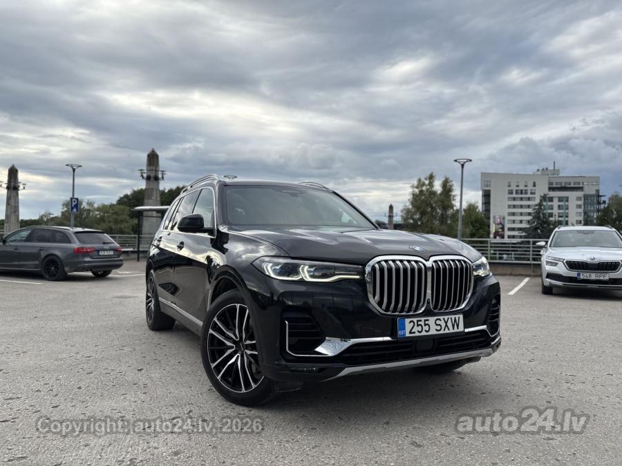 Black BMW X7 2021 in Tallinn, with an engine capacity of 3.00 L and mileage of 131 thousand km for 59900 €, photo 4 on AUTOMOTO.COM.LV