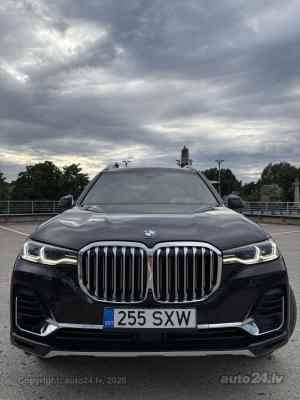 Black BMW X7 2021 in Tallinn, with an engine capacity of 3.00 L and mileage of 131 thousand km for 59900 €, photo 7 on AUTOMOTO.COM.LV