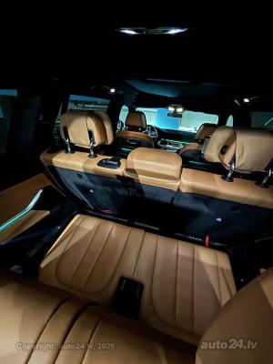 Black BMW X7 2021 in Tallinn, with an engine capacity of 3.00 L and mileage of 131 thousand km for 59900 €, photo 16 on AUTOMOTO.COM.LV