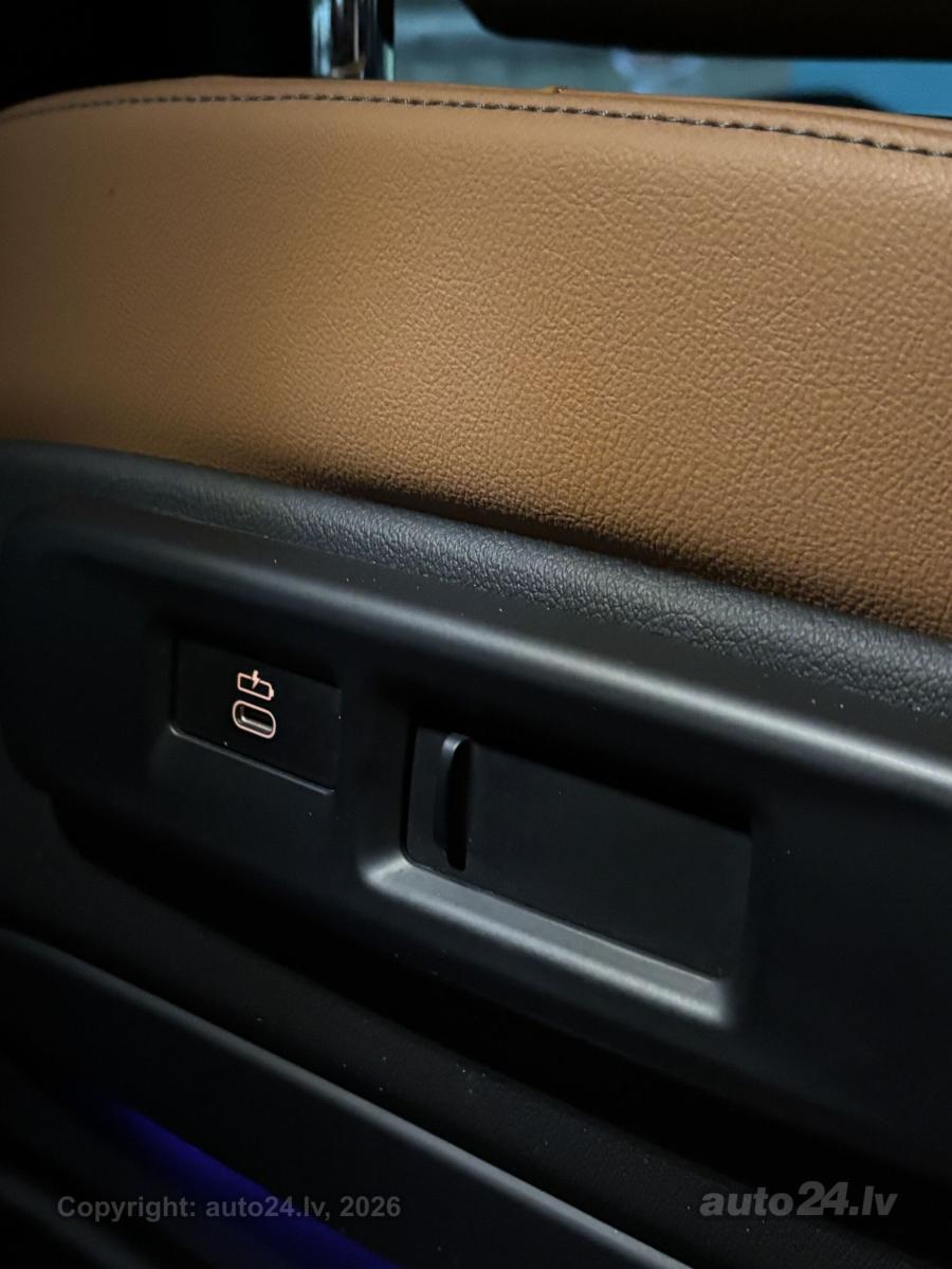 Black BMW X7 2021 in Tallinn, with an engine capacity of 3.00 L and mileage of 131 thousand km for 59900 €, photo 24 on AUTOMOTO.COM.LV