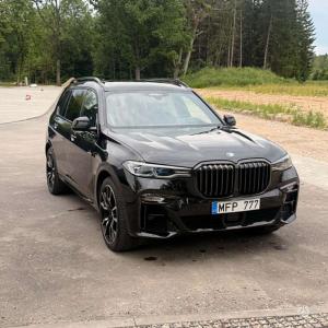 Черный БМВ X7 2021 в Каунас, объемом двигателя 2.99 л и пробегом 209 тыс. км за 58500 €, фото  на AUTOMOTO.COM.LV