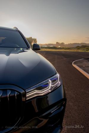 Melns BMW X7 2021 Tallina, ar dzinēja tilpumu 3.00 L un nobraukumu 120 tūkst. km par 62500 €, foto 4 vietnē AUTOMOTO.COM.LV