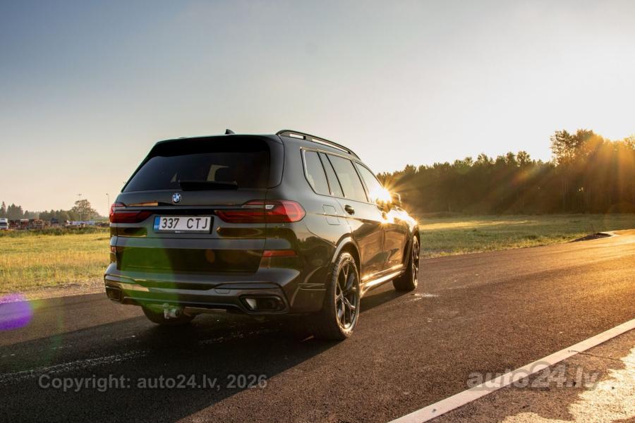 Melns BMW X7 2021 Tallina, ar dzinēja tilpumu 3.00 L un nobraukumu 120 tūkst. km par 62500 €, foto 6 vietnē AUTOMOTO.COM.LV