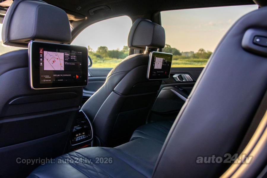 Melns BMW X7 2021 Tallina, ar dzinēja tilpumu 3.00 L un nobraukumu 120 tūkst. km par 62500 €, foto 8 vietnē AUTOMOTO.COM.LV