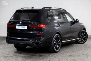 Black BMW X7 2021 in Vilnius, with an engine capacity of 3.00 L and mileage of 60 thousand km for 61991 €, photo 11 on AUTOMOTO.COM.LV