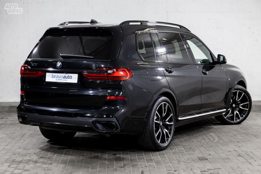 Black BMW X7 2021 in Vilnius, with an engine capacity of 3.00 L and mileage of 60 thousand km for 61991 €, photo 11 on AUTOMOTO.COM.LV