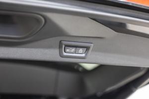 Black BMW X7 2021 in Vilnius, with an engine capacity of 3.00 L and mileage of 60 thousand km for 61991 €, photo 14 on AUTOMOTO.COM.LV