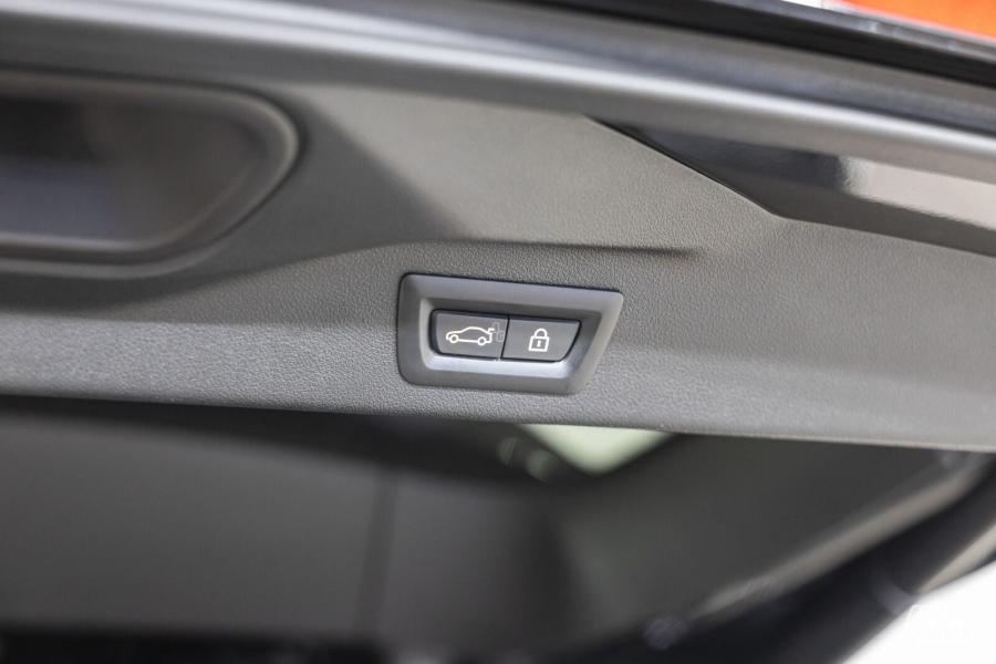 Black BMW X7 2021 in Vilnius, with an engine capacity of 3.00 L and mileage of 60 thousand km for 61991 €, photo 14 on AUTOMOTO.COM.LV