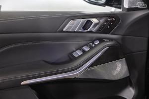 Black BMW X7 2021 in Vilnius, with an engine capacity of 3.00 L and mileage of 60 thousand km for 61991 €, photo 21 on AUTOMOTO.COM.LV