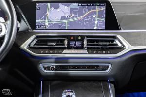 Black BMW X7 2021 in Vilnius, with an engine capacity of 3.00 L and mileage of 60 thousand km for 61991 €, photo 29 on AUTOMOTO.COM.LV