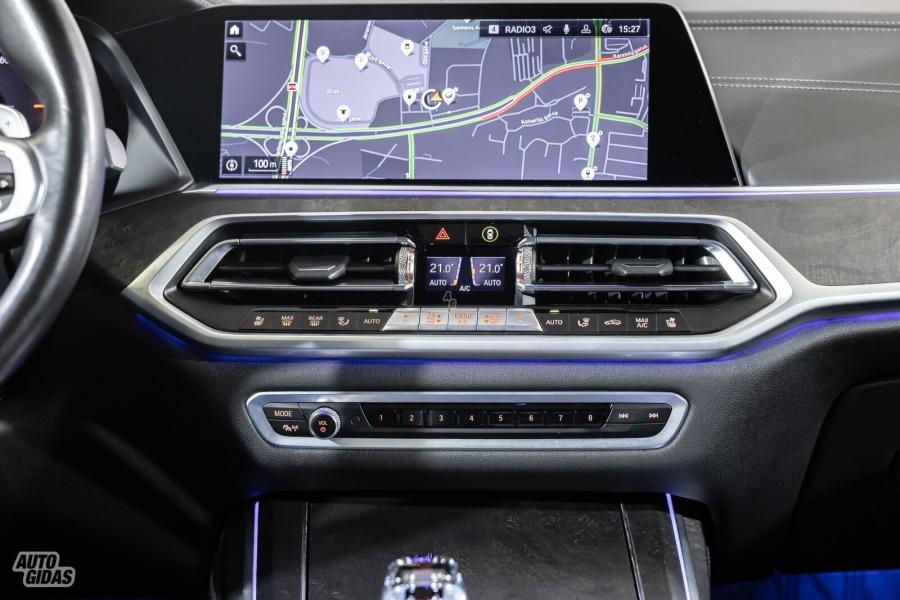 Black BMW X7 2021 in Vilnius, with an engine capacity of 3.00 L and mileage of 60 thousand km for 61991 €, photo 29 on AUTOMOTO.COM.LV