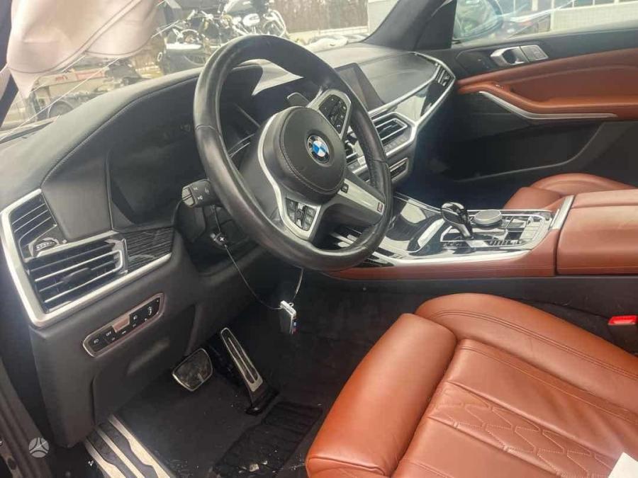 Melns BMW X7 2022 Viļņa, ar dzinēja tilpumu 0.00 L un nobraukumu 56 tūkst. km par 29500 €, foto 9 vietnē AUTOMOTO.COM.LV