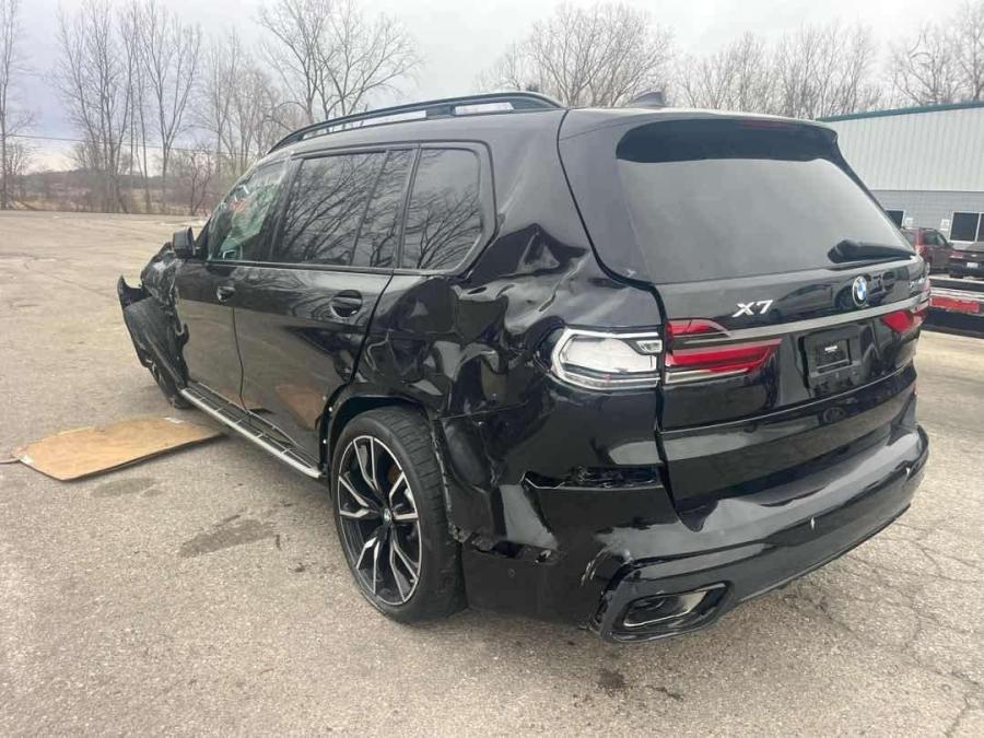Melns BMW X7 2022 Viļņa, ar dzinēja tilpumu 0.00 L un nobraukumu 56 tūkst. km par 29500 €, foto 11 vietnē AUTOMOTO.COM.LV