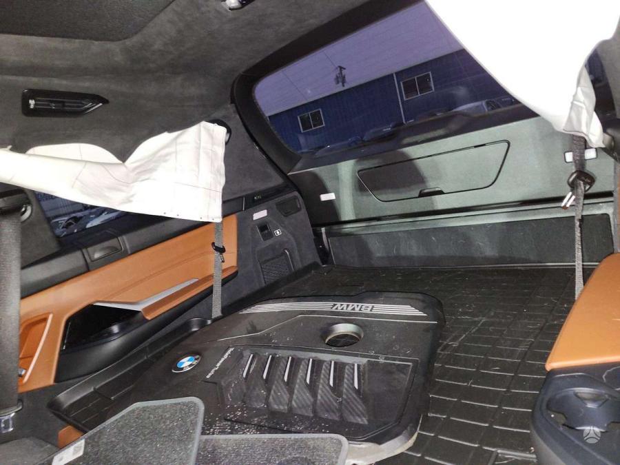 Melns BMW X7 2022 Viļņa, ar dzinēja tilpumu 0.00 L un nobraukumu 56 tūkst. km par 29500 €, foto 19 vietnē AUTOMOTO.COM.LV